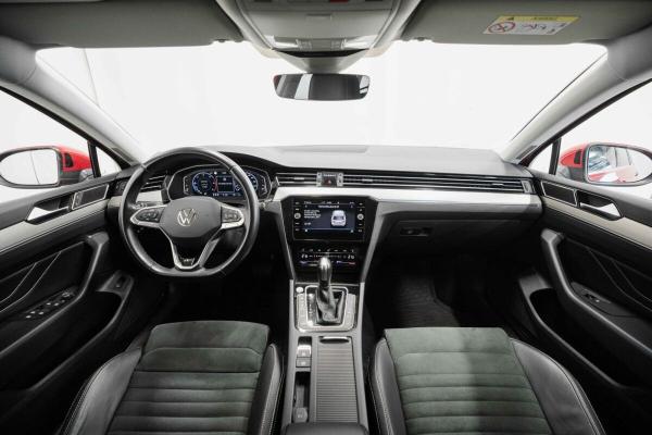 Red Volkswagen Passat 2023 in Tallinn, with an engine capacity of 2.00 L and mileage of 126 thousand km for 24200 €, photo 10 on AUTOMOTO.COM.LV