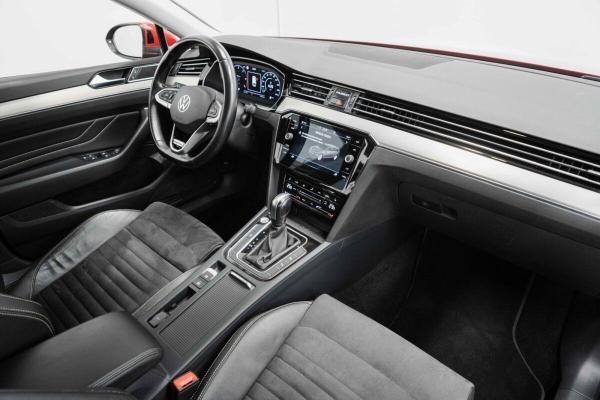 Sarkans Volkswagen Passat 2023 Tallina, ar dzinēja tilpumu 2.00 L un nobraukumu 149 tūkst. km par 23500 €, foto 9 vietnē AUTOMOTO.COM.LV