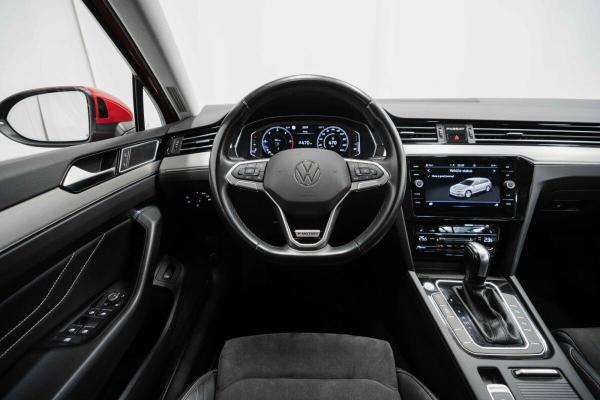 Sarkans Volkswagen Passat 2023 Tallina, ar dzinēja tilpumu 2.00 L un nobraukumu 149 tūkst. km par 23500 €, foto 11 vietnē AUTOMOTO.COM.LV