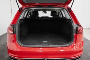 Sarkans Volkswagen Passat 2023 Tallina, ar dzinēja tilpumu 2.00 L un nobraukumu 149 tūkst. km par 23500 €, foto 16 vietnē AUTOMOTO.COM.LV