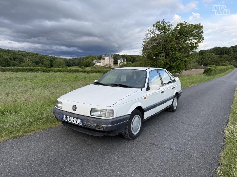 Volkswagen Passat 1993 Viļņa, ar dzinēja tilpumu 1.80 L un nobraukumu 178 tūkst. km par 2800 €, foto 1 vietnē AUTOMOTO.COM.LV