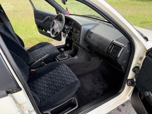 Volkswagen Passat 1993 Viļņa, ar dzinēja tilpumu 1.80 L un nobraukumu 178 tūkst. km par 2800 €, foto 10 vietnē AUTOMOTO.COM.LV