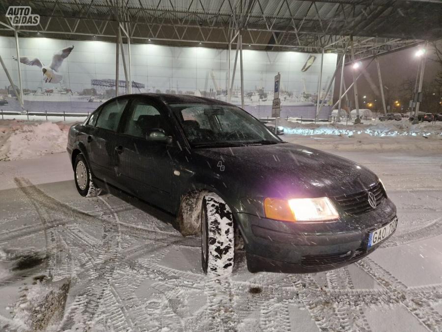 Volkswagen Passat 1997 Klaipėda, ar dzinēja tilpumu 1.80 L un nobraukumu 199 tūkst. km par 700 €, foto 2 vietnē AUTOMOTO.COM.LV