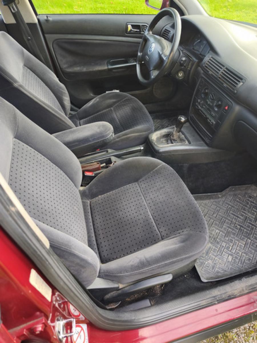 Volkswagen Passat 1997 Kunda, ar dzinēja tilpumu 1.60 L un nobraukumu 331 tūkst. km par 1000 €, foto 4 vietnē AUTOMOTO.COM.LV