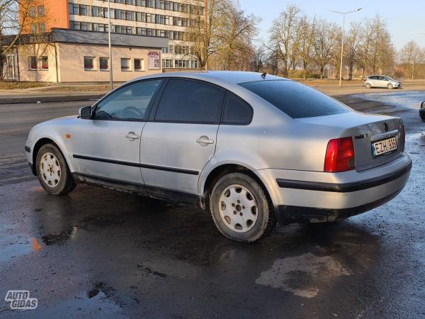 Volkswagen Passat 1998 in Alytus, with an engine capacity of 1.90 L and mileage of 330 thousand km for 950 €, photo 4 on AUTOMOTO.COM.LV