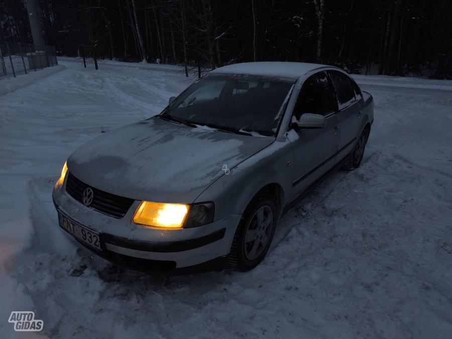 Volkswagen Passat 1999 in Mazeikiai, with an engine capacity of 1.80 L and mileage of 400 thousand km for 450 €, photo 1 on AUTOMOTO.COM.LV