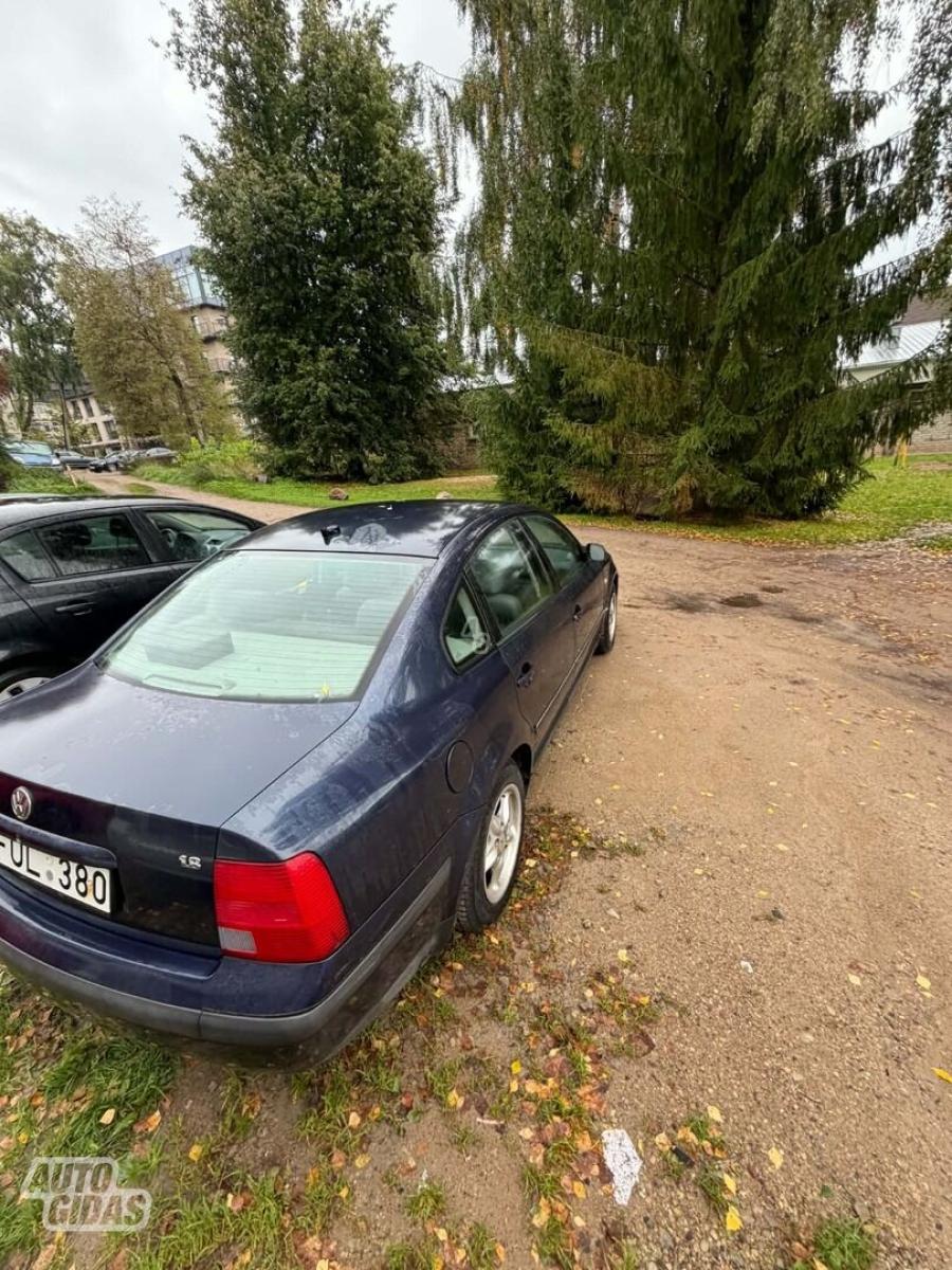 Volkswagen Passat 1999 Šauļi, ar dzinēja tilpumu 1.80 L un nobraukumu 305 tūkst. km par 800 €, foto 4 vietnē AUTOMOTO.COM.LV