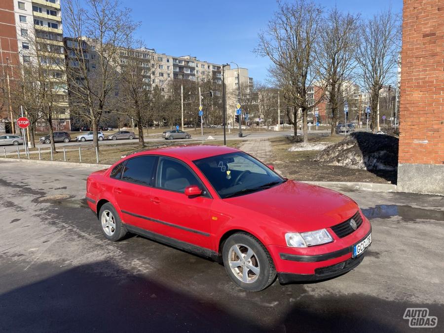 Volkswagen Passat 2000 Viļņa, ar dzinēja tilpumu 1.90 L un nobraukumu 300 tūkst. km par 530 €, foto 1 vietnē AUTOMOTO.COM.LV