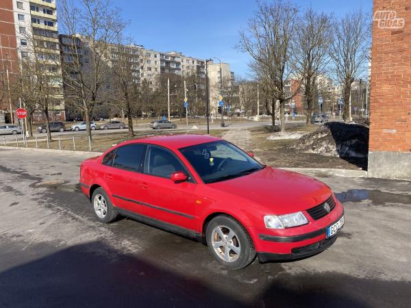 Volkswagen Passat 2000 Viļņa, ar dzinēja tilpumu 1.90 L un nobraukumu 300 tūkst. km par 530 €, foto 1 vietnē AUTOMOTO.COM.LV