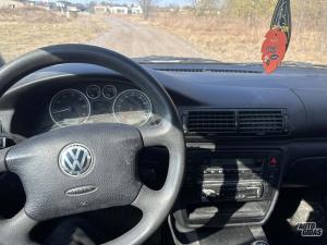 Volkswagen Passat 2000 Viļņa, ar dzinēja tilpumu 1.80 L un nobraukumu 300 tūkst. km par 1500 €, foto 8 vietnē AUTOMOTO.COM.LV