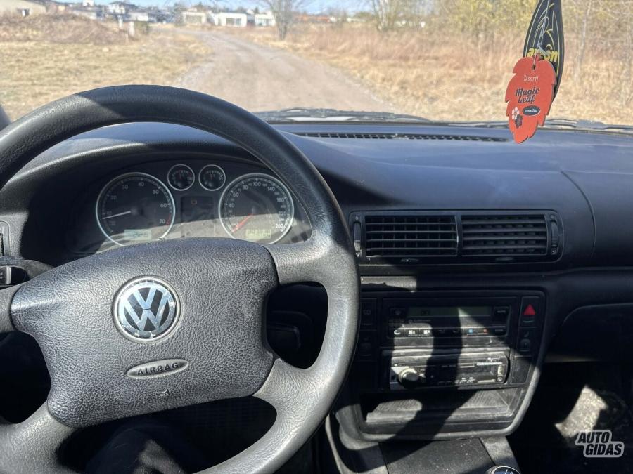 Volkswagen Passat 2000 Viļņa, ar dzinēja tilpumu 1.80 L un nobraukumu 300 tūkst. km par 1500 €, foto 8 vietnē AUTOMOTO.COM.LV