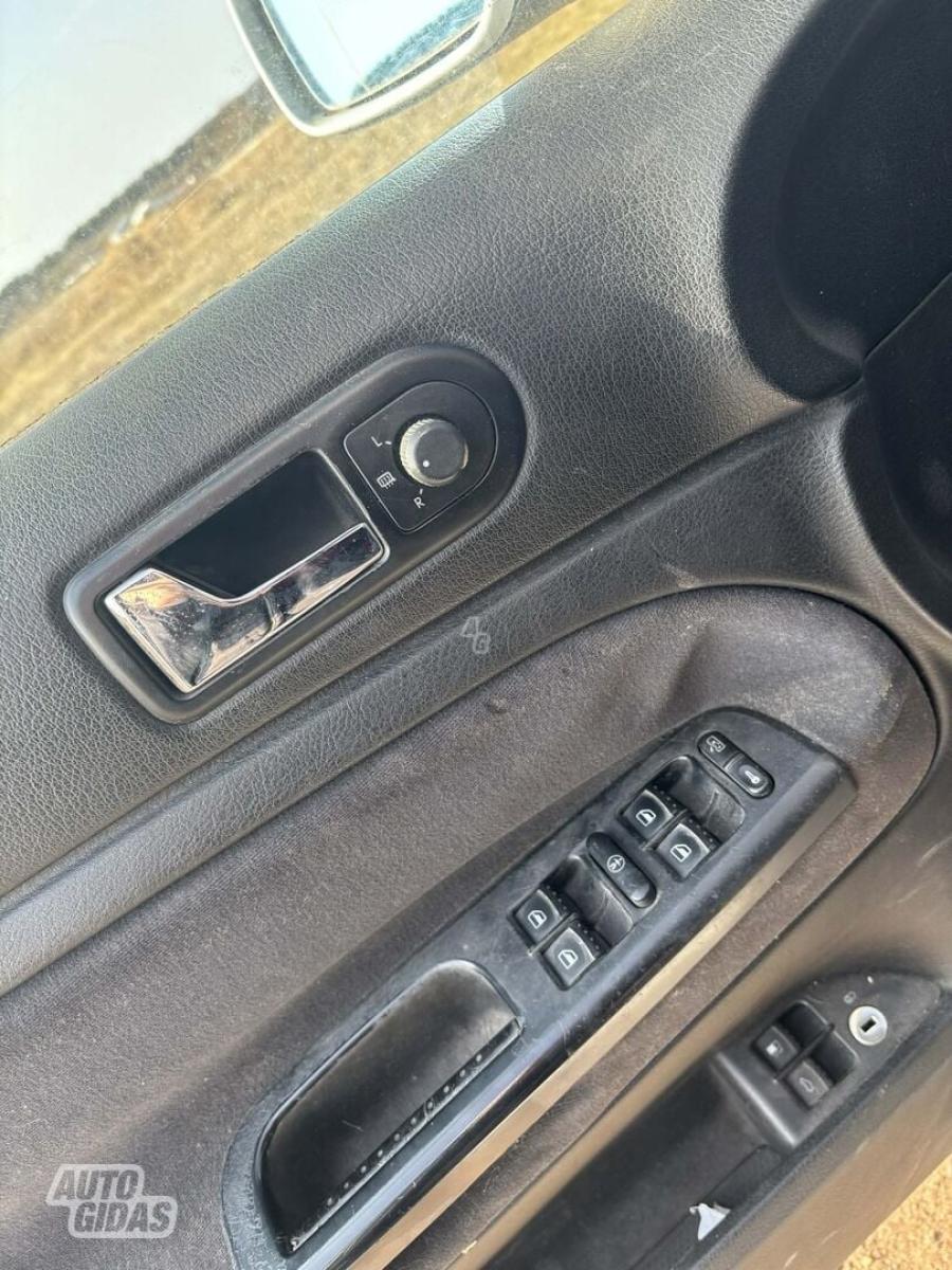 Volkswagen Passat 2000 Viļņa, ar dzinēja tilpumu 1.80 L un nobraukumu 300 tūkst. km par 1500 €, foto 9 vietnē AUTOMOTO.COM.LV