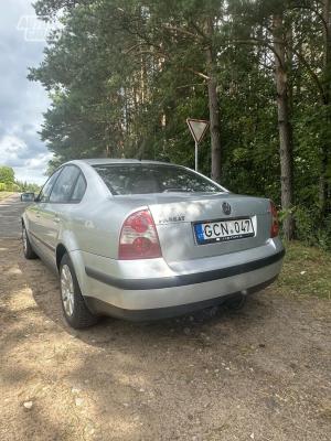 Volkswagen Passat 2000 in Vilnius, with an engine capacity of 1.90 L and mileage of 323 thousand km for 999 €, photo 8 on AUTOMOTO.COM.LV