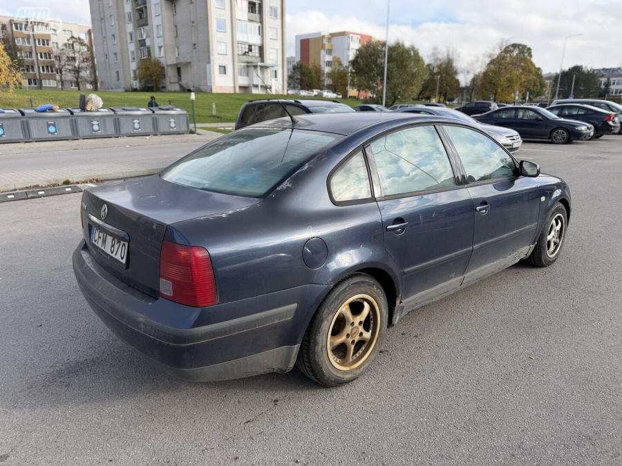 Volkswagen Passat 2000 Ukmergė, ar dzinēja tilpumu 1.80 L un nobraukumu 300 tūkst. km par 400 €, foto 6 vietnē AUTOMOTO.COM.LV
