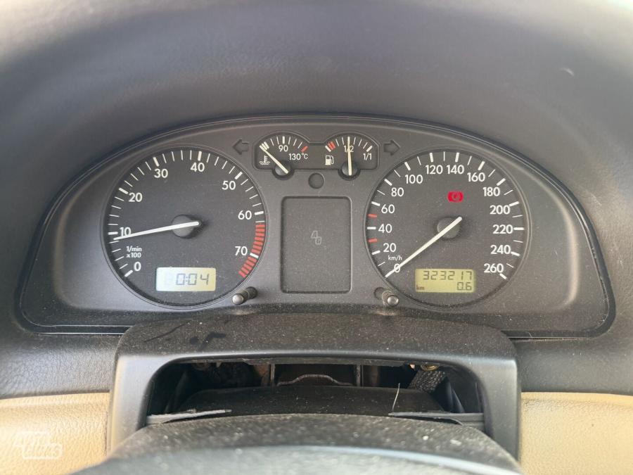Volkswagen Passat 2000 Ukmergė, ar dzinēja tilpumu 1.80 L un nobraukumu 300 tūkst. km par 400 €, foto 10 vietnē AUTOMOTO.COM.LV