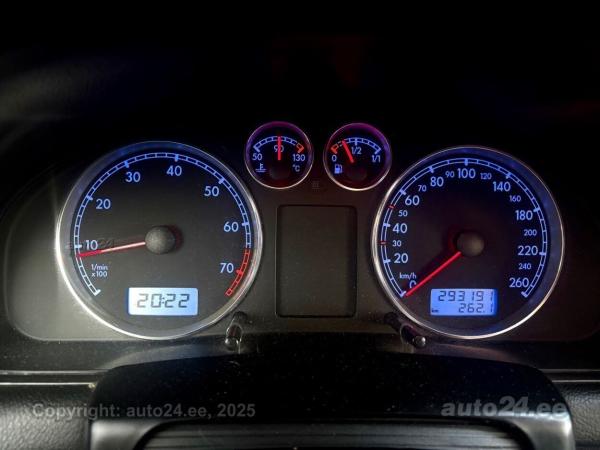 Volkswagen Passat 2001 in Tallinn, with an engine capacity of 1.60 L and mileage of 292 thousand km for 1299 €, photo 11 on AUTOMOTO.COM.LV