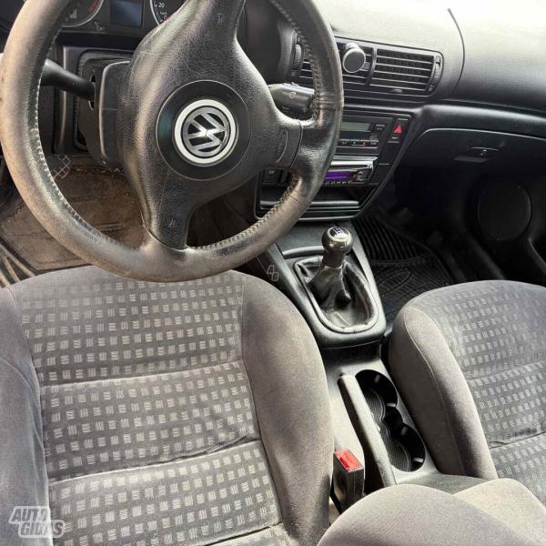 Volkswagen Passat 2002 in Jonava, with an engine capacity of 1.90 L and mileage of 380 thousand km for 1500 €, photo 5 on AUTOMOTO.COM.LV