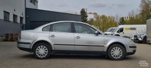Volkswagen Passat 2002 in Vilnius, with an engine capacity of 1.80 L and mileage of 212 thousand km for 1000 €, photo 6 on AUTOMOTO.COM.LV