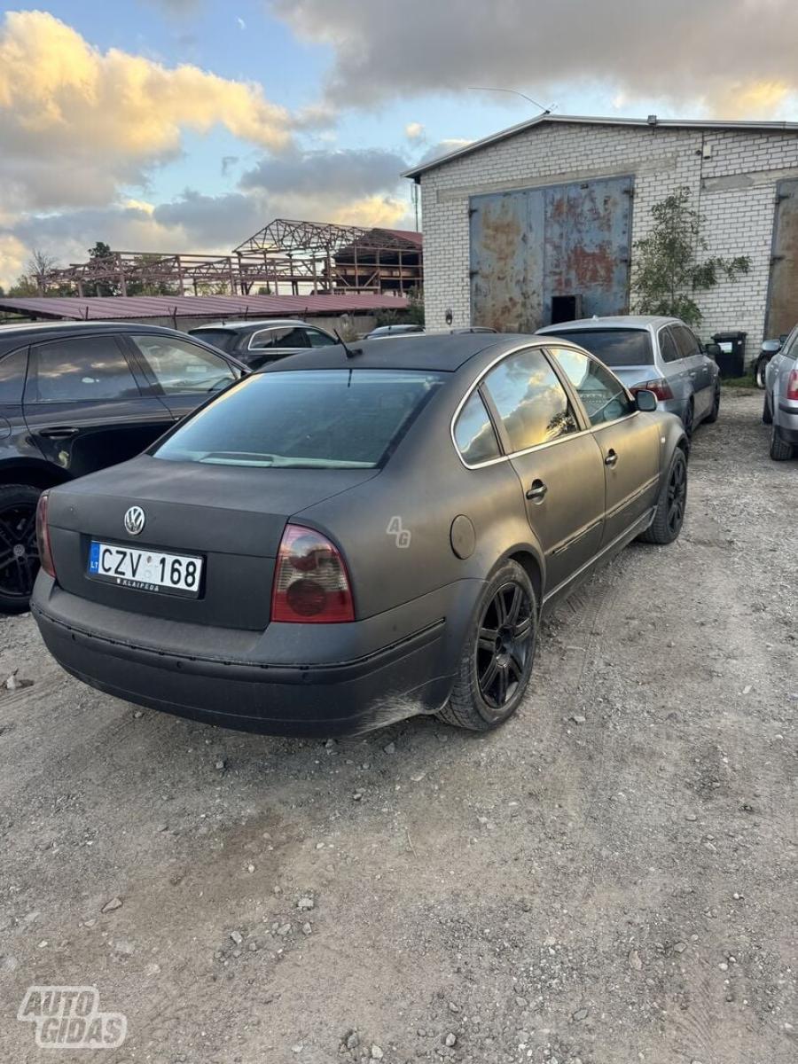 Volkswagen Passat 2002 in Klaipeda, with an engine capacity of 2.50 L and mileage of 220 thousand km for 700 €, photo 3 on AUTOMOTO.COM.LV