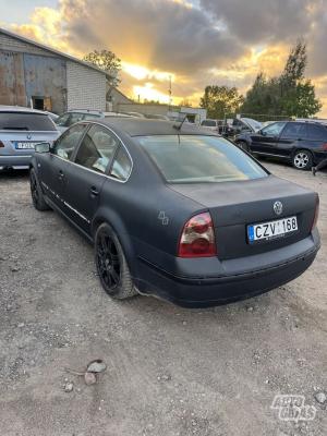 Volkswagen Passat 2002 in Klaipeda, with an engine capacity of 2.50 L and mileage of 220 thousand km for 700 €, photo 4 on AUTOMOTO.COM.LV