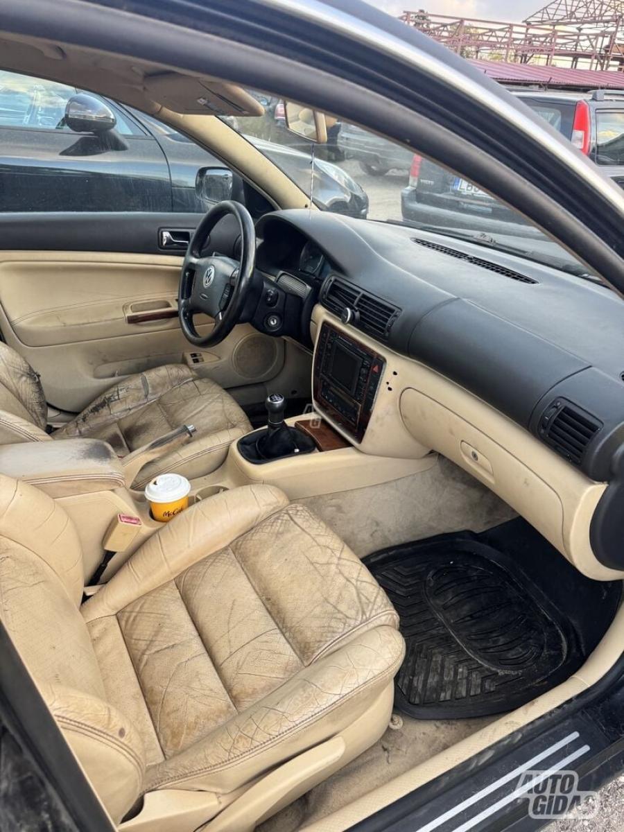 Volkswagen Passat 2002 in Klaipeda, with an engine capacity of 2.50 L and mileage of 220 thousand km for 700 €, photo 6 on AUTOMOTO.COM.LV
