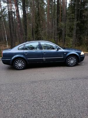 Volkswagen Passat 2003 in Druskininkai, with an engine capacity of 2.50 L and mileage of 329 thousand km for 850 €, photo 3 on AUTOMOTO.COM.LV
