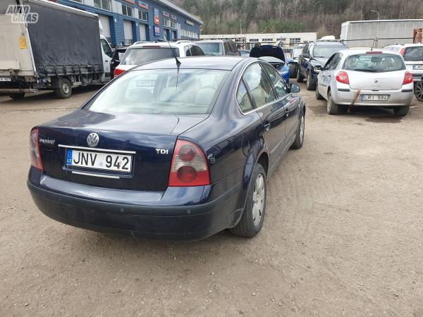 Volkswagen Passat 2003 Viļņa, ar dzinēja tilpumu 1.90 L un nobraukumu 321 tūkst. km par 750 €, foto 2 vietnē AUTOMOTO.COM.LV