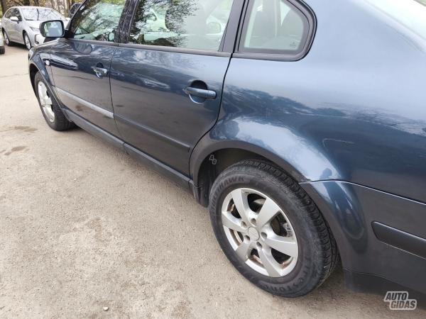 Volkswagen Passat 2003 Kauņa, ar dzinēja tilpumu 1.90 L un nobraukumu 255 tūkst. km par 500 €, foto 7 vietnē AUTOMOTO.COM.LV