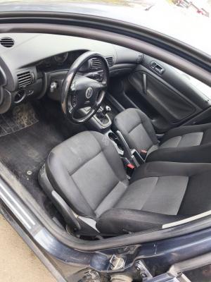 Volkswagen Passat 2003 Kauņa, ar dzinēja tilpumu 1.90 L un nobraukumu 255 tūkst. km par 500 €, foto 12 vietnē AUTOMOTO.COM.LV