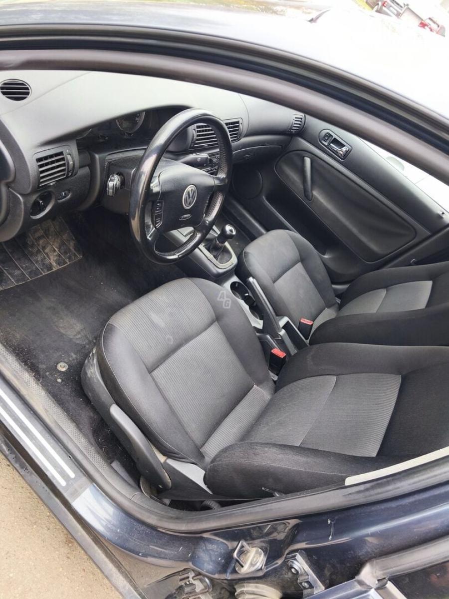Volkswagen Passat 2003 Kauņa, ar dzinēja tilpumu 1.90 L un nobraukumu 255 tūkst. km par 500 €, foto 12 vietnē AUTOMOTO.COM.LV