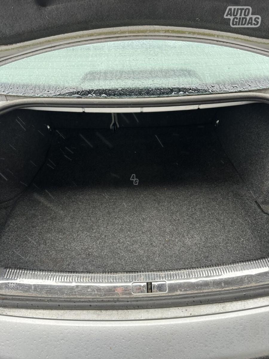 Volkswagen Passat 2003 Varėna, ar dzinēja tilpumu 1.60 L un nobraukumu 349 tūkst. km par 1400 €, foto 14 vietnē AUTOMOTO.COM.LV