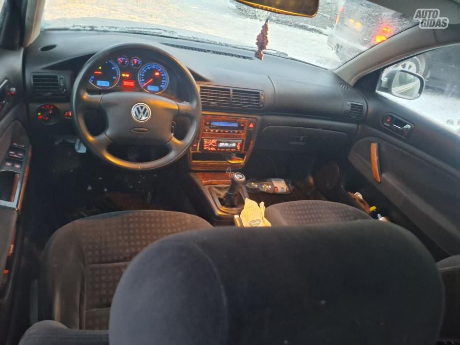 Volkswagen Passat 2004 Kauņa, ar dzinēja tilpumu 1.90 L un nobraukumu 35 tūkst. km par 650 €, foto 6 vietnē AUTOMOTO.COM.LV