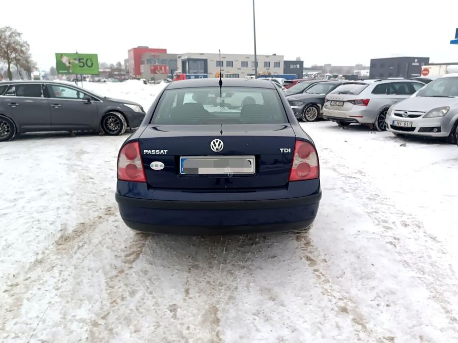 Volkswagen Passat 2004 Šauļi, ar dzinēja tilpumu 1.90 L un nobraukumu 320 tūkst. km par 1700 €, foto 4 vietnē AUTOMOTO.COM.LV