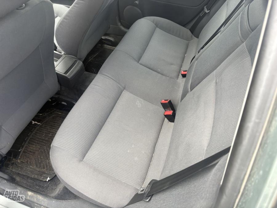 Volkswagen Passat 2004 Viļņa, ar dzinēja tilpumu 2.00 L un nobraukumu 274 tūkst. km par 780 €, foto 7 vietnē AUTOMOTO.COM.LV