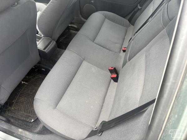 Volkswagen Passat 2004 Viļņa, ar dzinēja tilpumu 2.00 L un nobraukumu 256 tūkst. km par 450 €, foto 8 vietnē AUTOMOTO.COM.LV