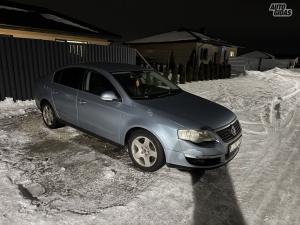 Volkswagen Passat 2005 Kauņa, ar dzinēja tilpumu 2.00 L un nobraukumu 50 tūkst. km par 1600 €, foto  vietnē AUTOMOTO.COM.LV