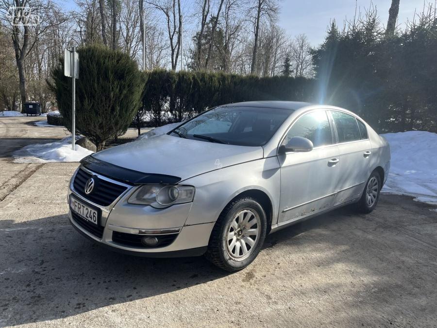 Volkswagen Passat 2005 in Siauliai, with an engine capacity of 1.90 L and mileage of 40 thousand km for 1000 €, photo 2 on AUTOMOTO.COM.LV