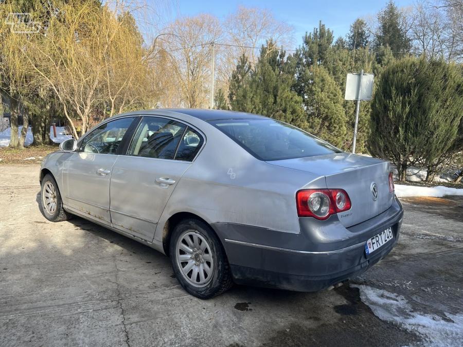 Volkswagen Passat 2005 in Siauliai, with an engine capacity of 1.90 L and mileage of 40 thousand km for 1000 €, photo 3 on AUTOMOTO.COM.LV