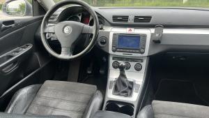 Volkswagen Passat 2005 in Silute, with an engine capacity of 2.00 L and mileage of 420 thousand km for 950 €, photo 9 on AUTOMOTO.COM.LV