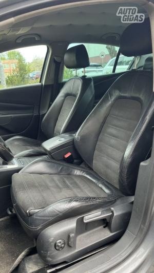 Volkswagen Passat 2005 in Silute, with an engine capacity of 2.00 L and mileage of 420 thousand km for 950 €, photo 10 on AUTOMOTO.COM.LV
