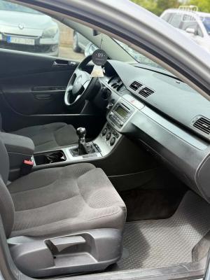 Volkswagen Passat 2005 in Silute, with an engine capacity of 2.00 L and mileage of 371 thousand km for 950 €, photo 11 on AUTOMOTO.COM.LV