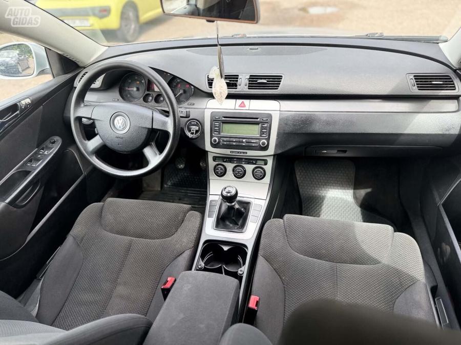 Volkswagen Passat 2005 in Silute, with an engine capacity of 2.00 L and mileage of 371 thousand km for 950 €, photo 13 on AUTOMOTO.COM.LV
