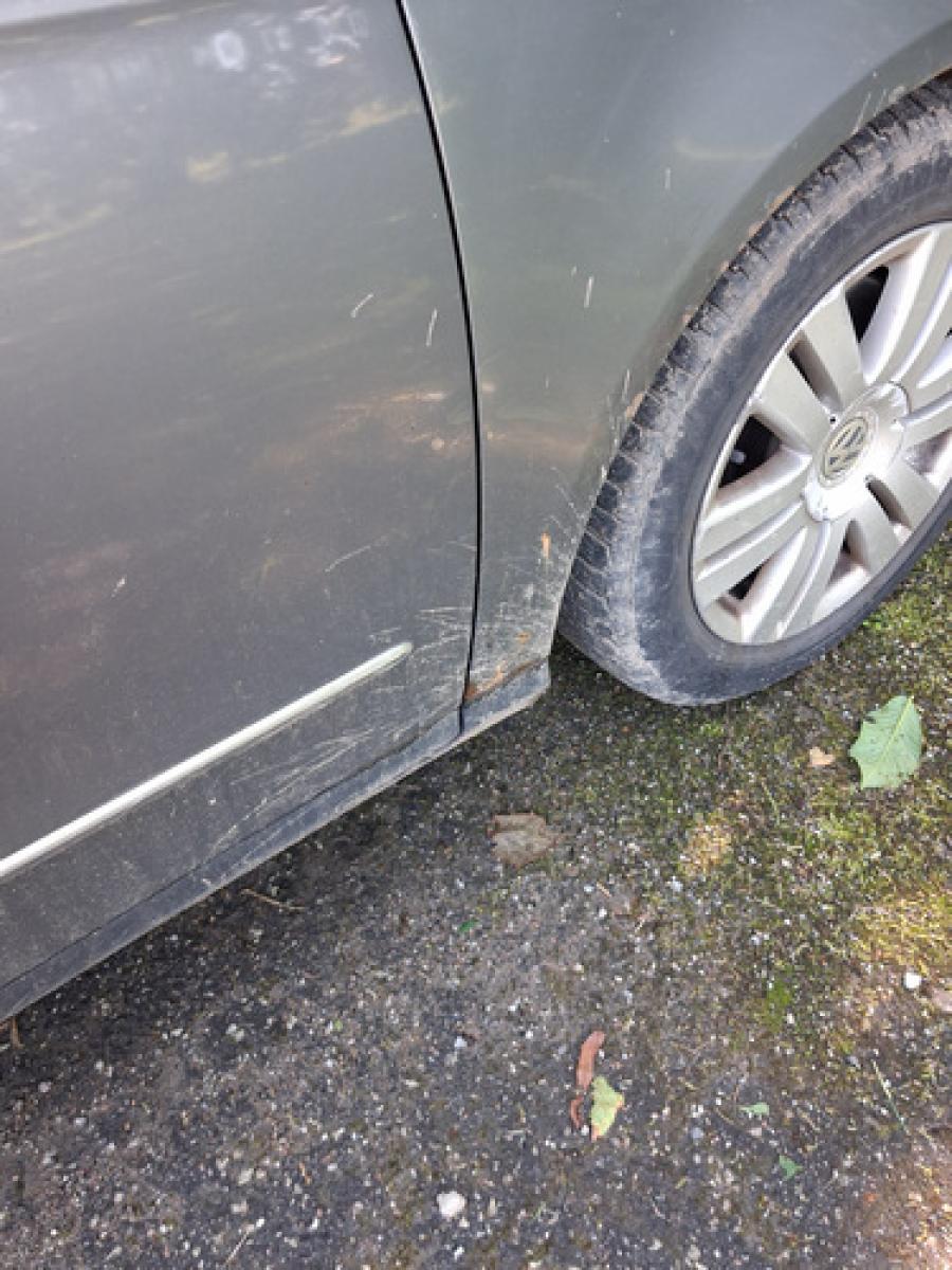 Volkswagen Passat 2005 Sillamē, ar dzinēja tilpumu 0.00 L un nobraukumu 0 tūkst. km par 900 €, foto 10 vietnē AUTOMOTO.COM.LV