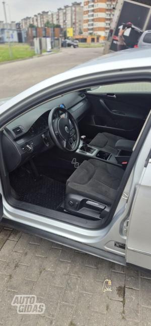Volkswagen Passat 2005 in Kaunas, with an engine capacity of 2.00 L and mileage of 270 thousand km for 2000 €, photo  on AUTOMOTO.COM.LV