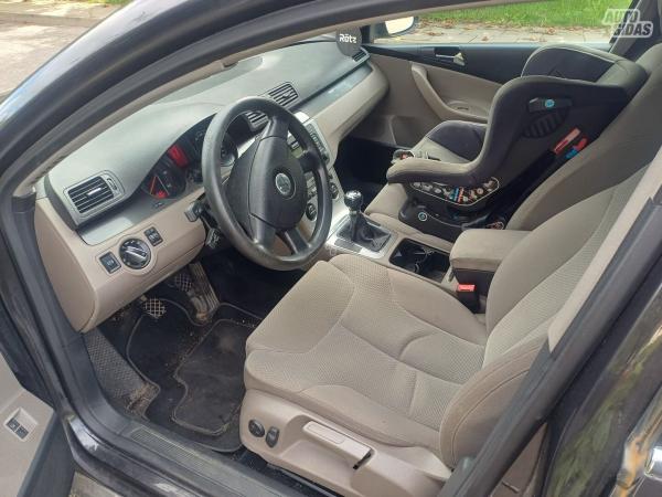 Volkswagen Passat 2005 in Vilnius, with an engine capacity of 2.00 L and mileage of 406 thousand km for 650 €, photo 8 on AUTOMOTO.COM.LV