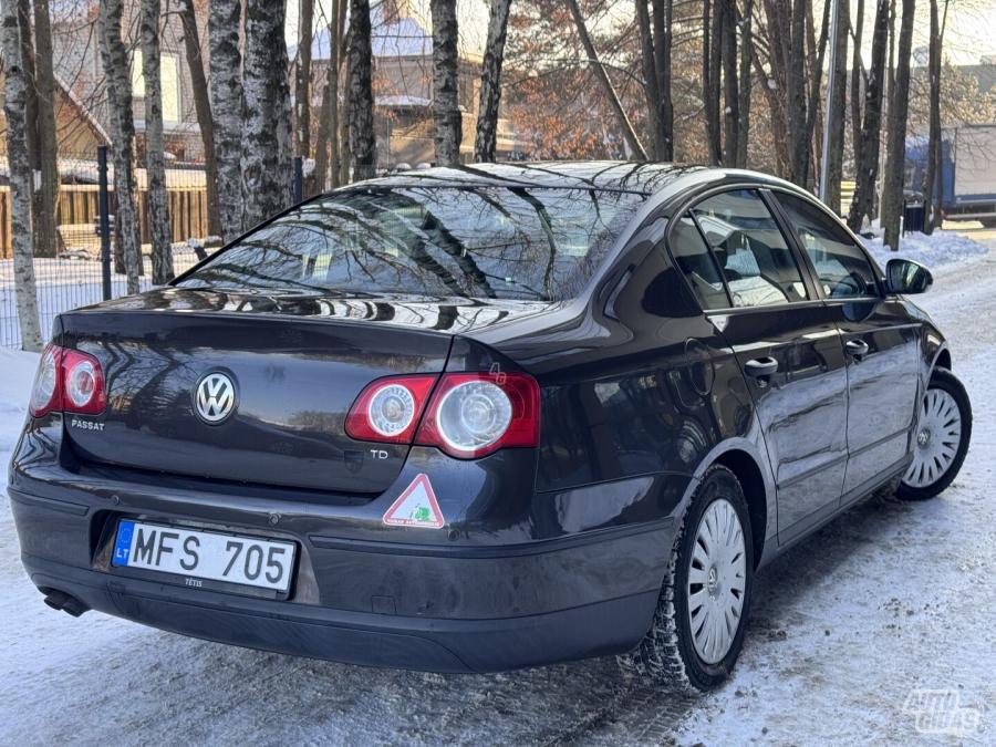 Volkswagen Passat 2006 Kauņa, ar dzinēja tilpumu 1.90 L un nobraukumu 3 tūkst. km par 1590 €, foto 2 vietnē AUTOMOTO.COM.LV