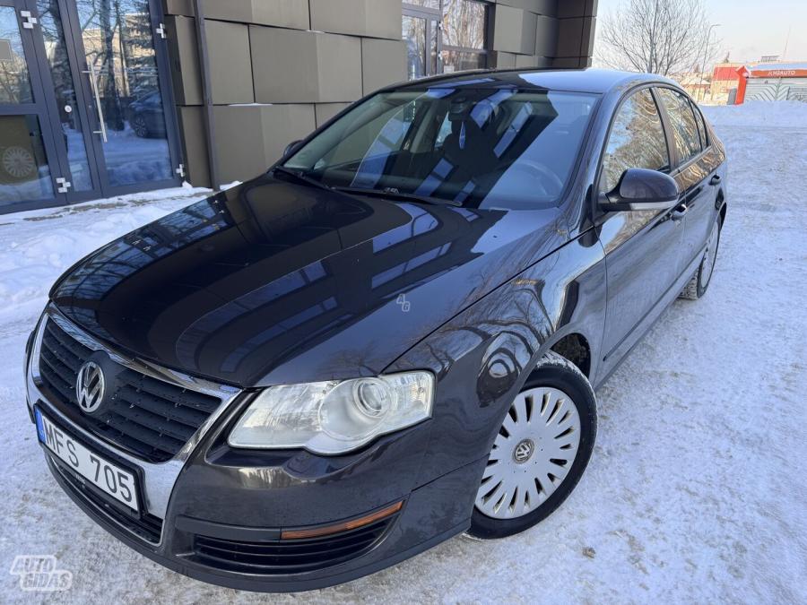 Volkswagen Passat 2006 in Kaunas, with an engine capacity of 1.90 L and mileage of 300 thousand km for 1890 €, photo 1 on AUTOMOTO.COM.LV