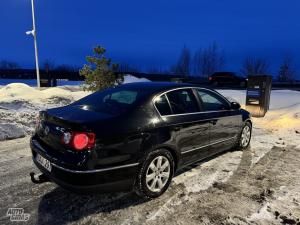 Volkswagen Passat 2006 in Kaunas, with an engine capacity of 2.00 L and mileage of 278 thousand km for 1500 €, photo 3 on AUTOMOTO.COM.LV