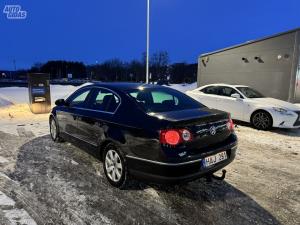 Volkswagen Passat 2006 in Kaunas, with an engine capacity of 2.00 L and mileage of 278 thousand km for 1500 €, photo 5 on AUTOMOTO.COM.LV