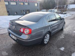 Volkswagen Passat 2006 in Vilnius, with an engine capacity of 2.00 L and mileage of 300 thousand km for 899 €, photo 5 on AUTOMOTO.COM.LV